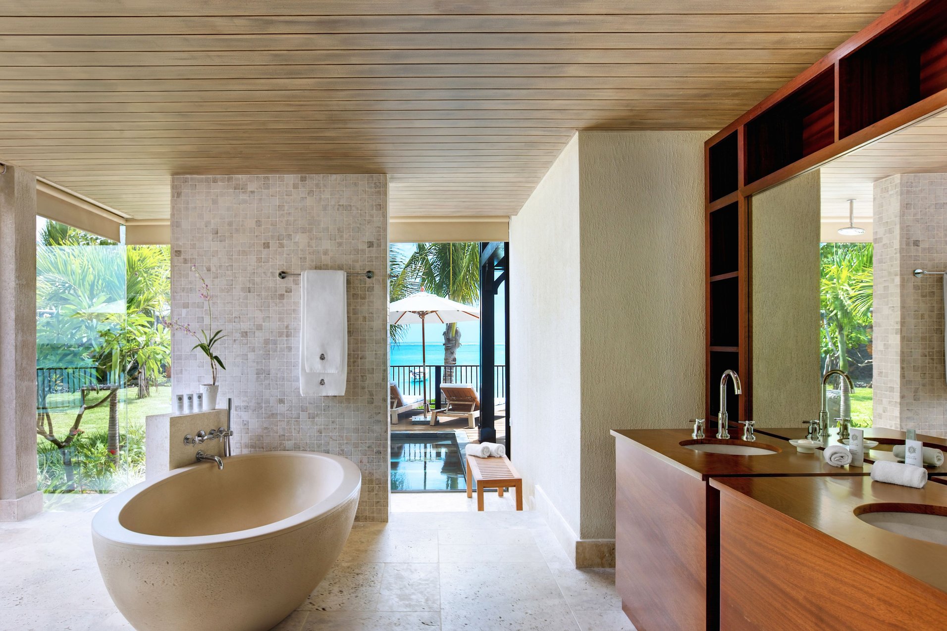 The St. Regis Le Morne Resor, Mauricius – Le Morne | Exclusive Tours